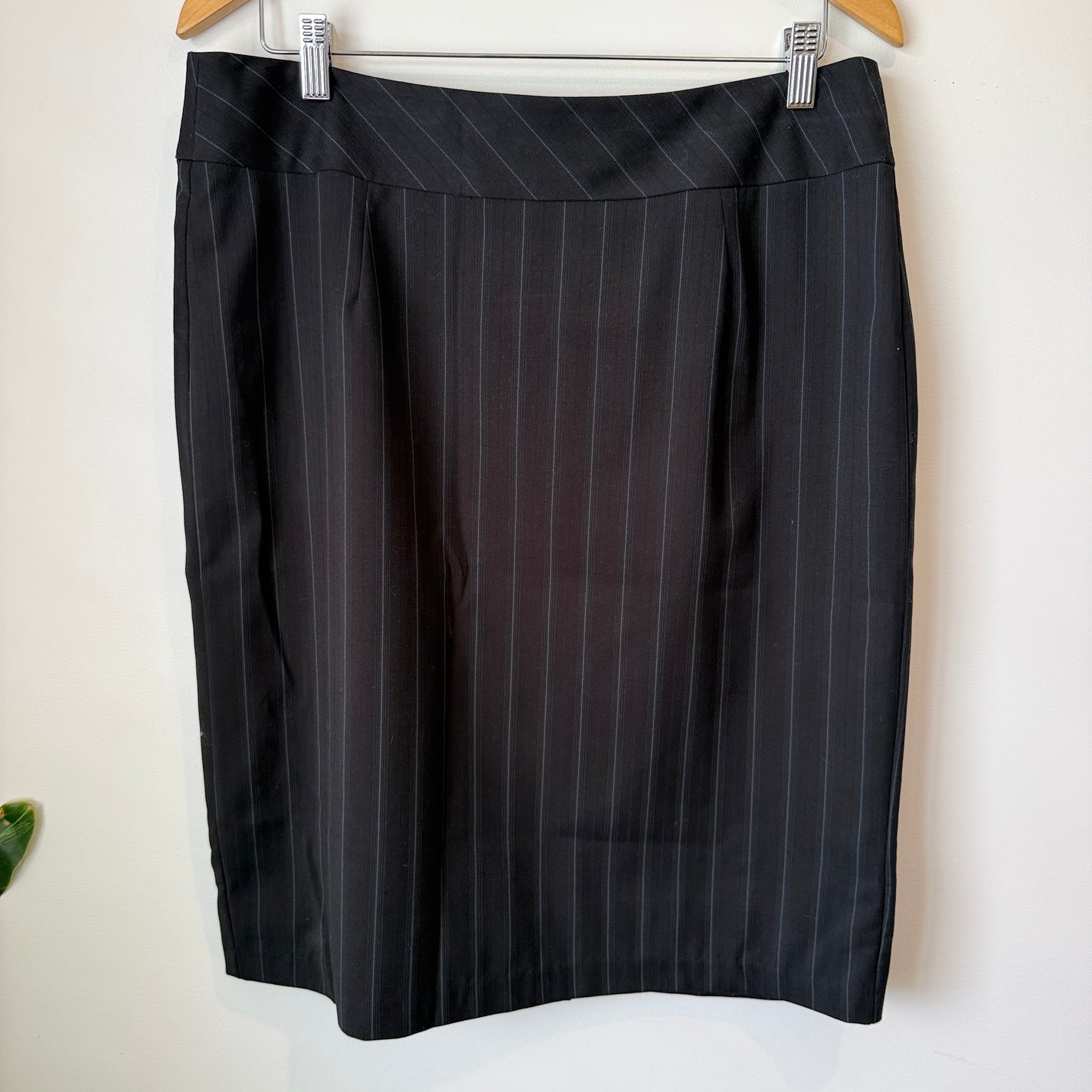 Stax Size 16 Pinstripe Pencil Skirt – The Value Junction