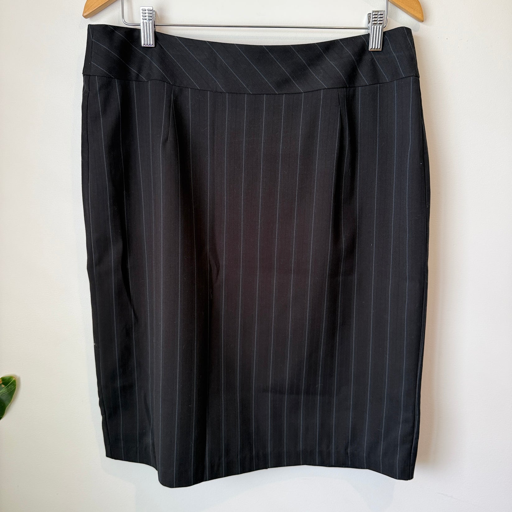Stax Size 16 Pinstripe Pencil Skirt – The Value Junction